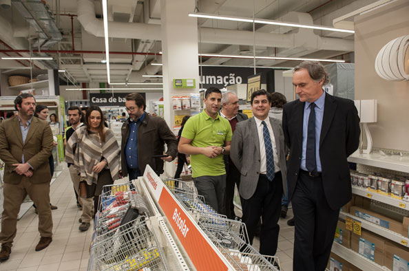 Nova loja AKI abre no LoureShopping